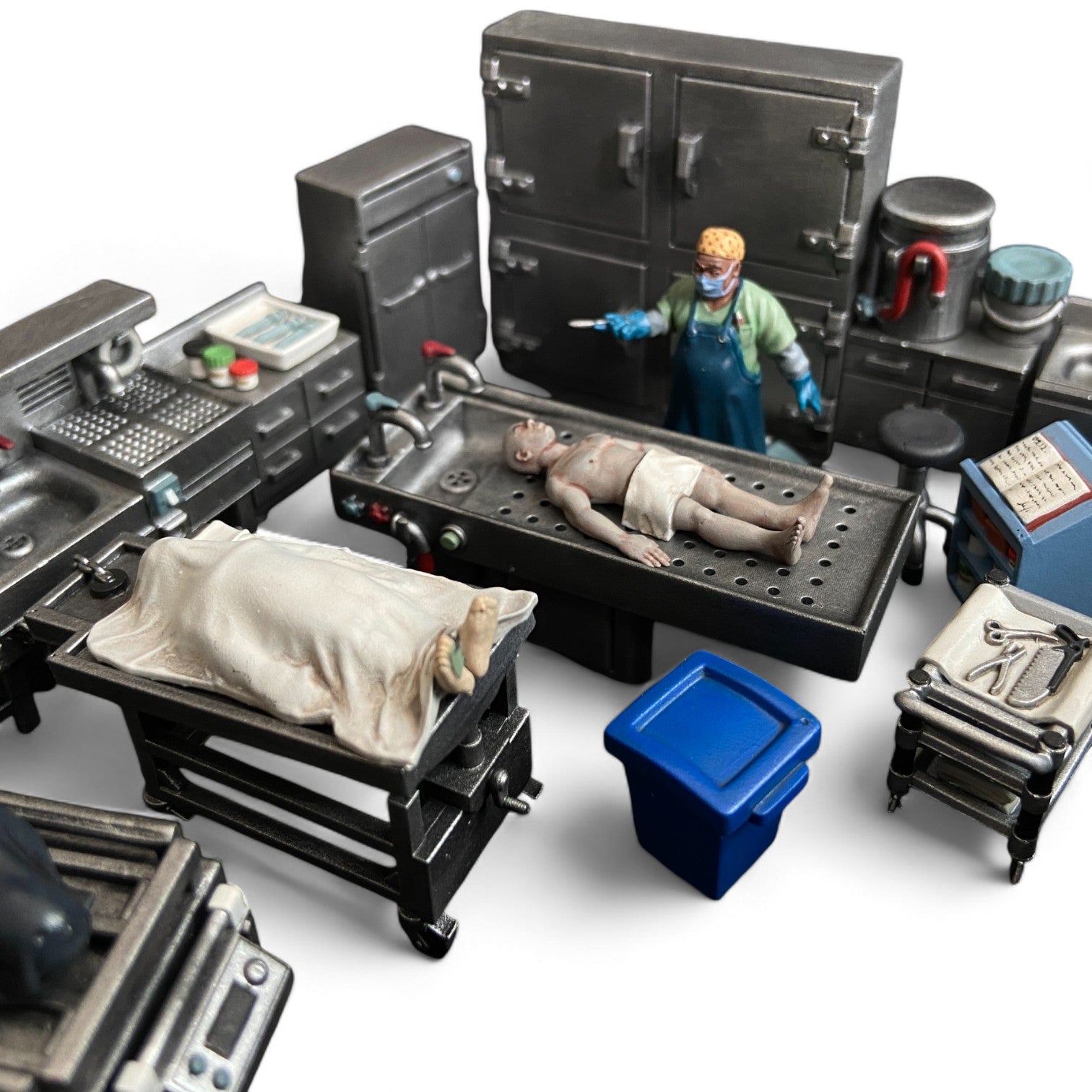 Modern Morgue - Tiny Furniture - Miniatures by Only-Games.co